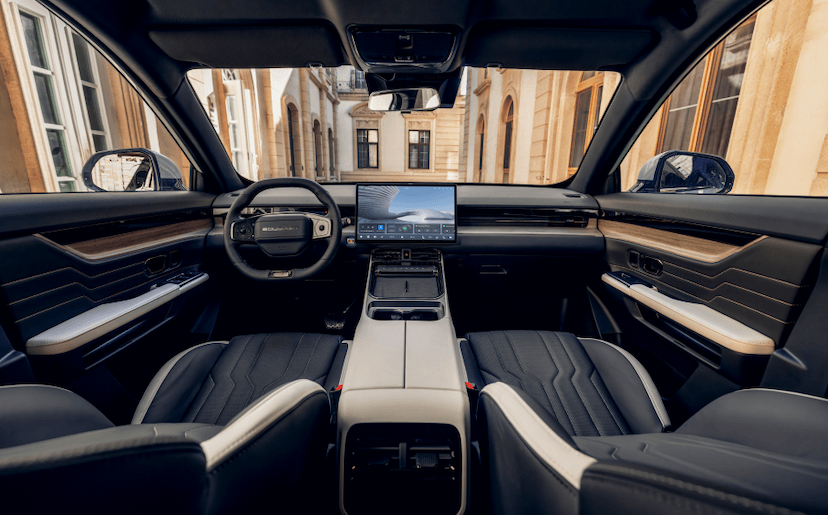 SOUEAST KUWAIT S06 - Sleek Design & Advanced Technology
